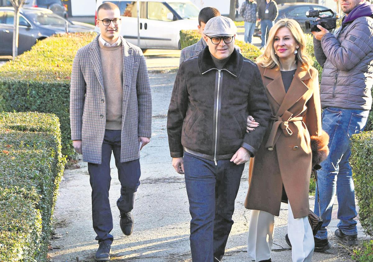 Ministar Vučević čestitao Božić svim pravoslavnim vernicima | Kurir