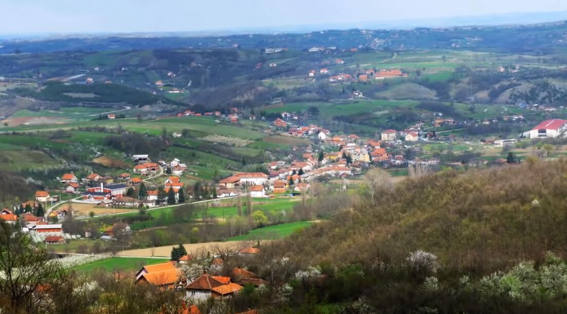Misterija u srcu Šumadije, celo selo Stragari u crvenim srcima | Kurir