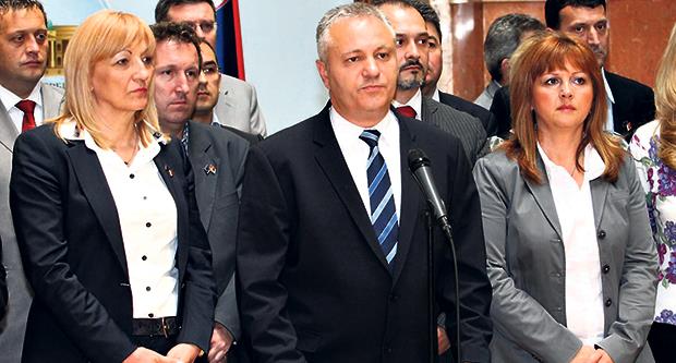 Mlađan Dinkić: Ministre ne dam, smeniću direktore! | Kurir