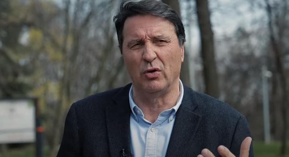 Jovan Memedović posetio posebno mesto posle 39 godina | Kurir