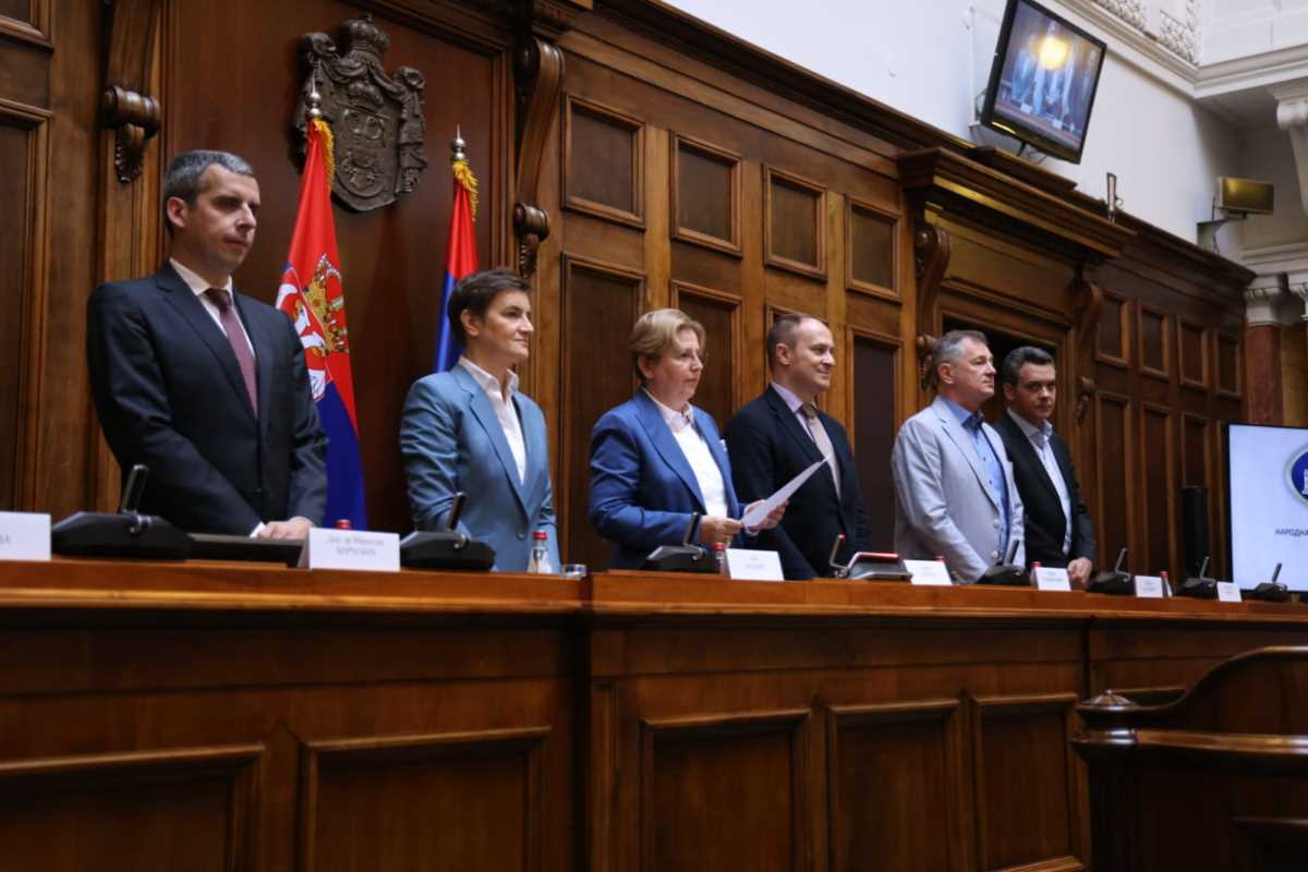 Poslanici usvojili izmene Zakona o lokalnim izborima u celini | Kurir