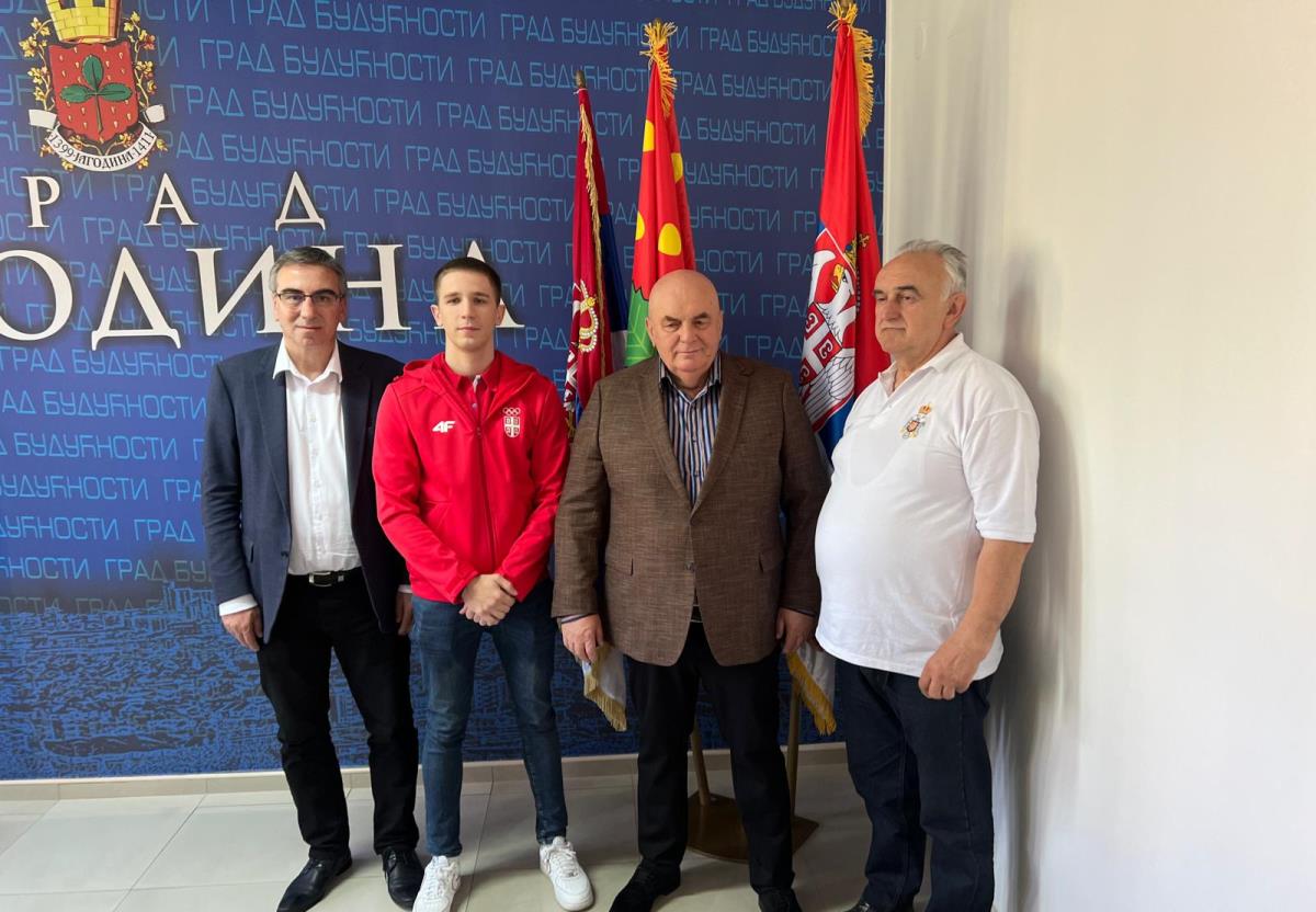 PRIJEM ZA JAGODINSKOG OLIMPIJCA I ŽENSKI FUDBALSKI KLUB "JAGODINA ...