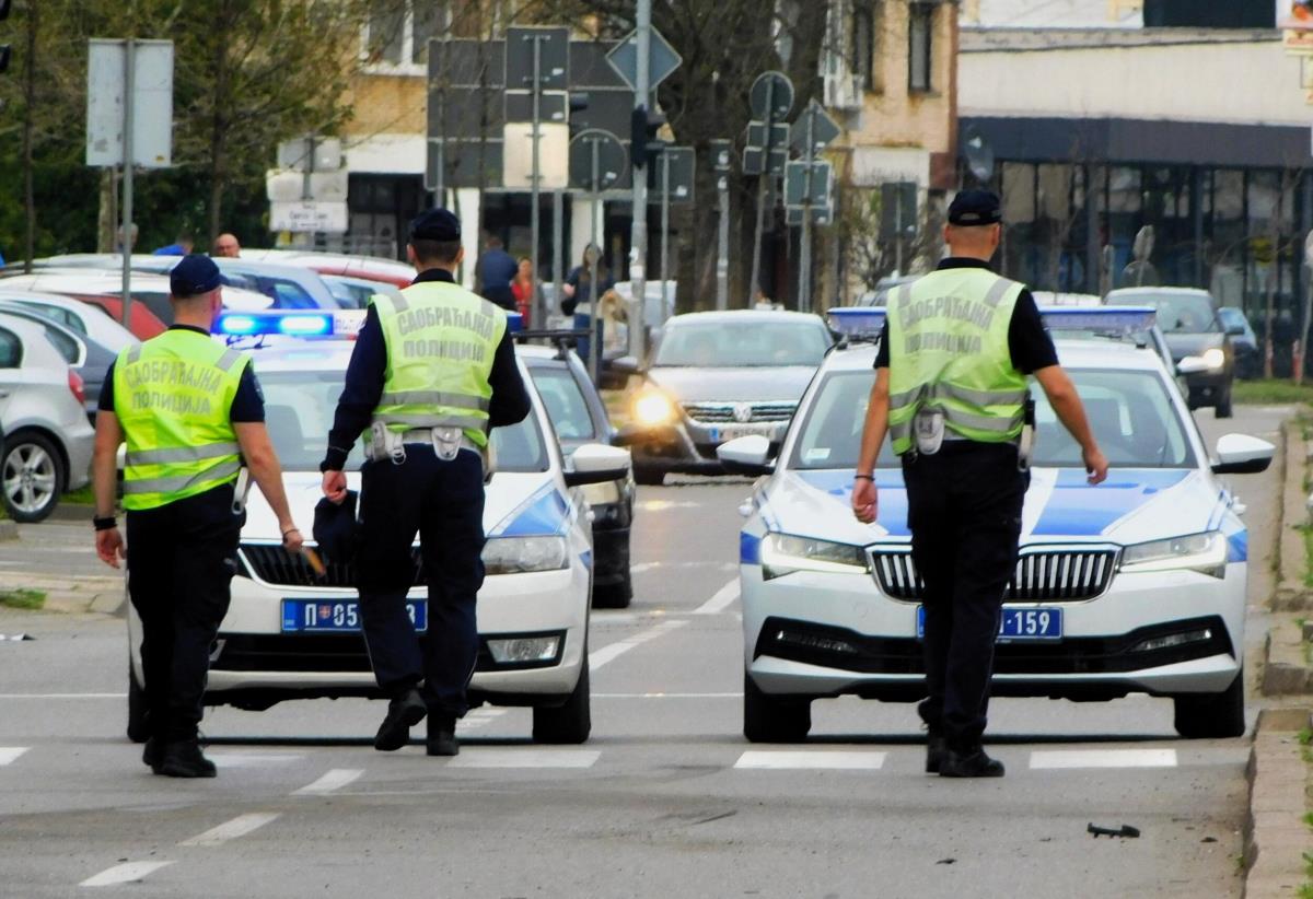 14 VOZAČA ZA 48 SATI ZADRŽANO U POLICIJI Vozili drogirani i pijani, bez vozačke i s lažnim ...