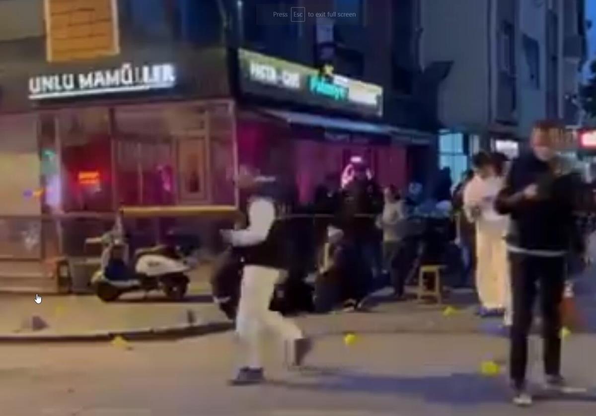 PUCNJAVA U TURSKOJ: U Istanbulu ubijene tri osobe, pet ranjeno! (VIDEO) | Kurir