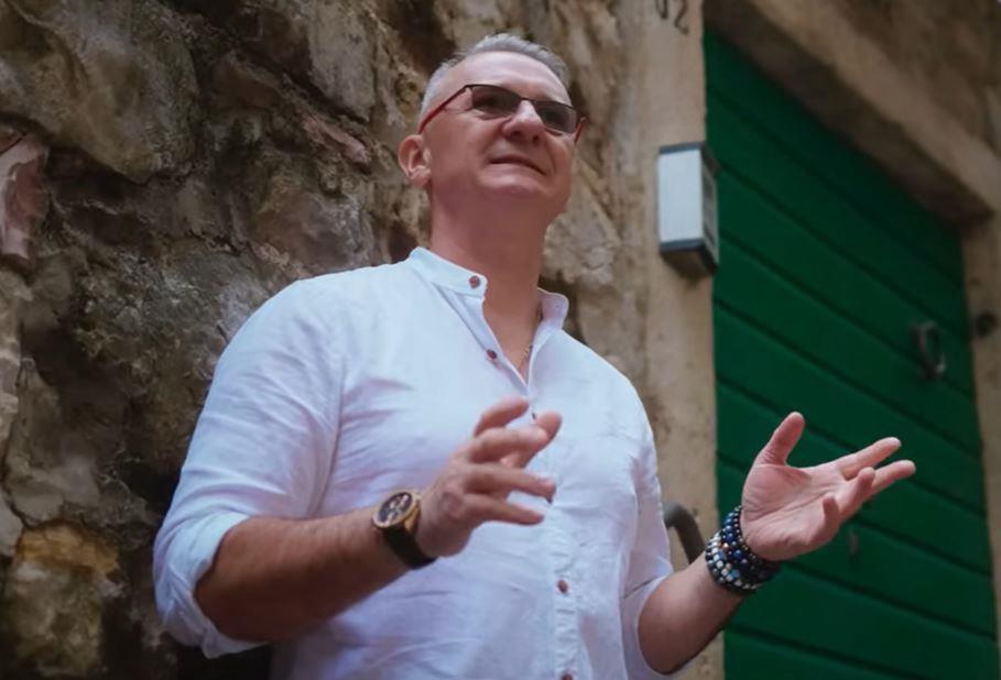 Pevač Dragan Marković vratio se iz Kanda i peva po Srbiji | Kurir