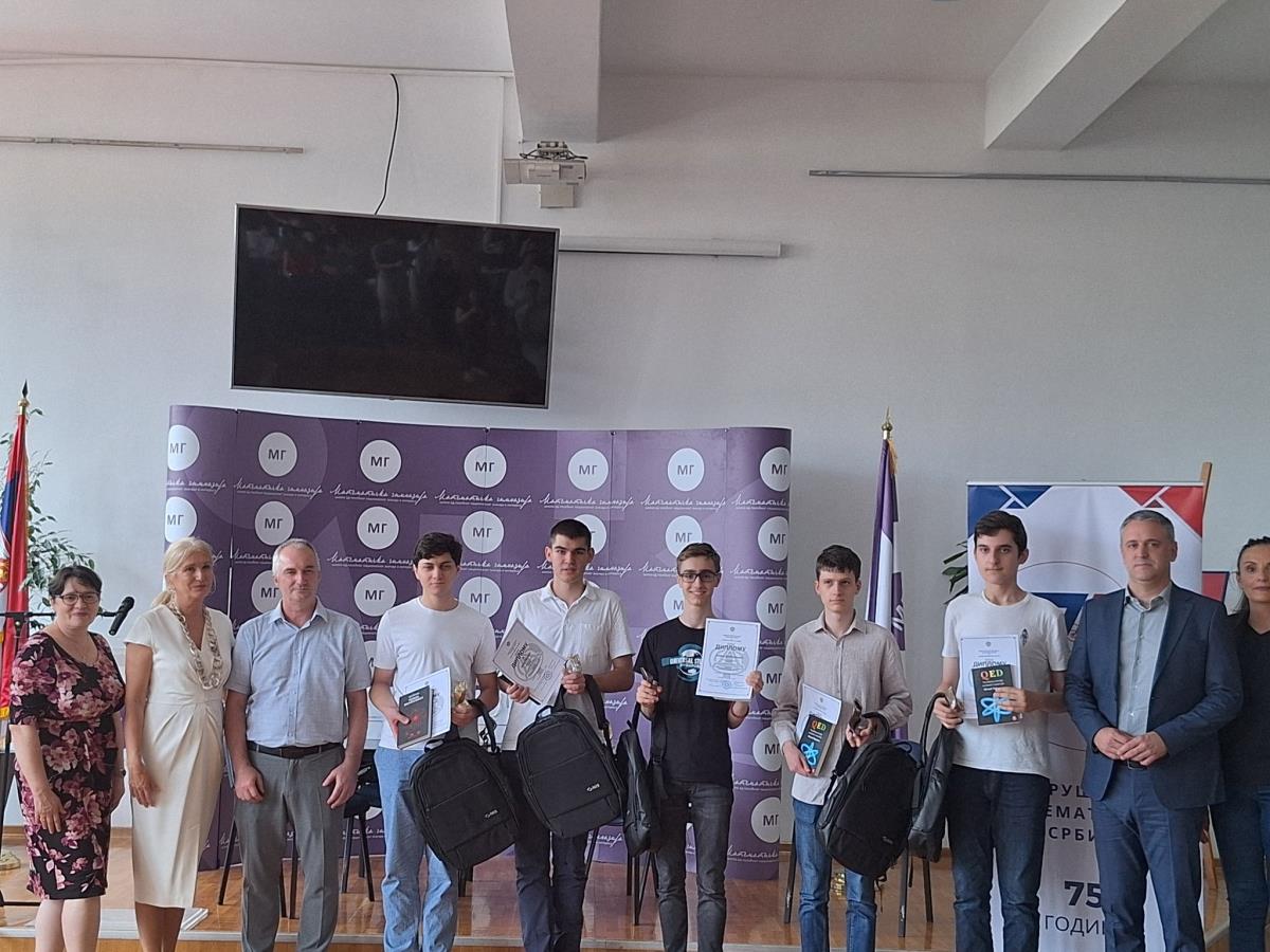 Dodeljene nagrade najboljima na takmičenjima u matematici i fizici | Kurir