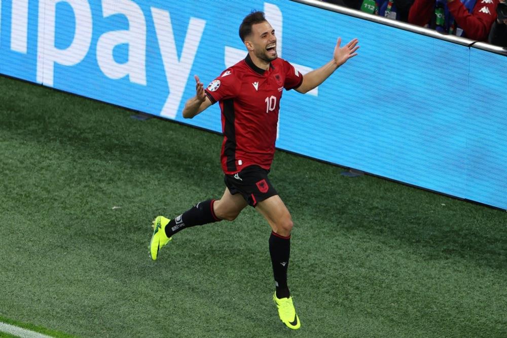 Albanci ispisali istoriju | Kurir