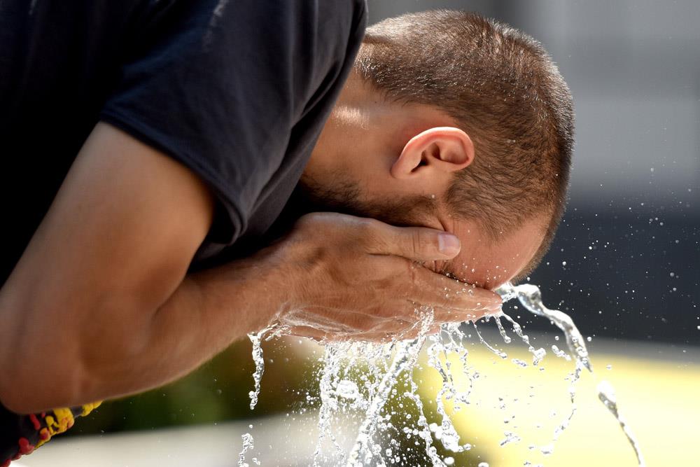 Da li treba nositi svetlu ili tamnu odeću leti | Kurir