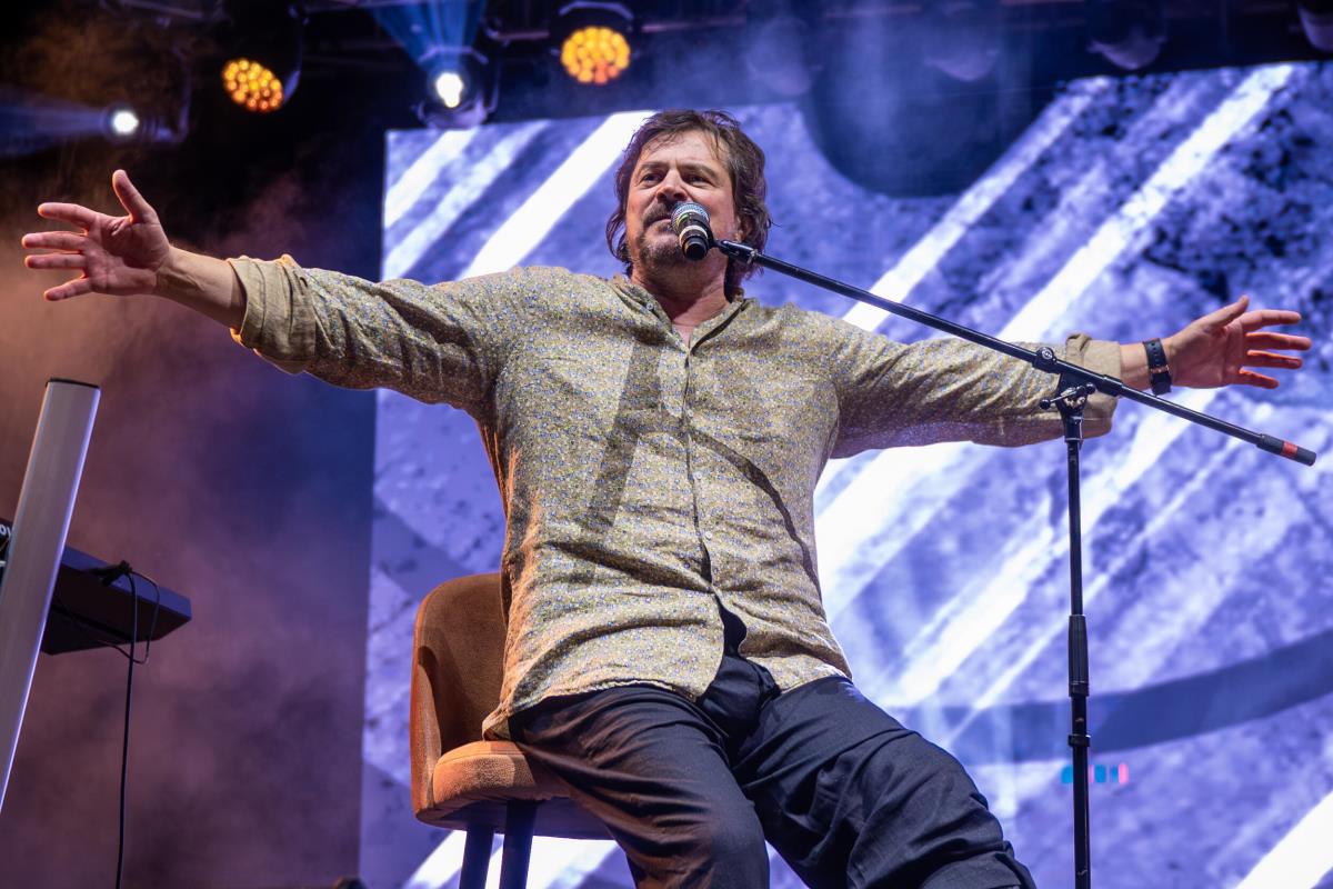 Alen Islamović hitno operisan, ali nije otkazao koncert | Kurir