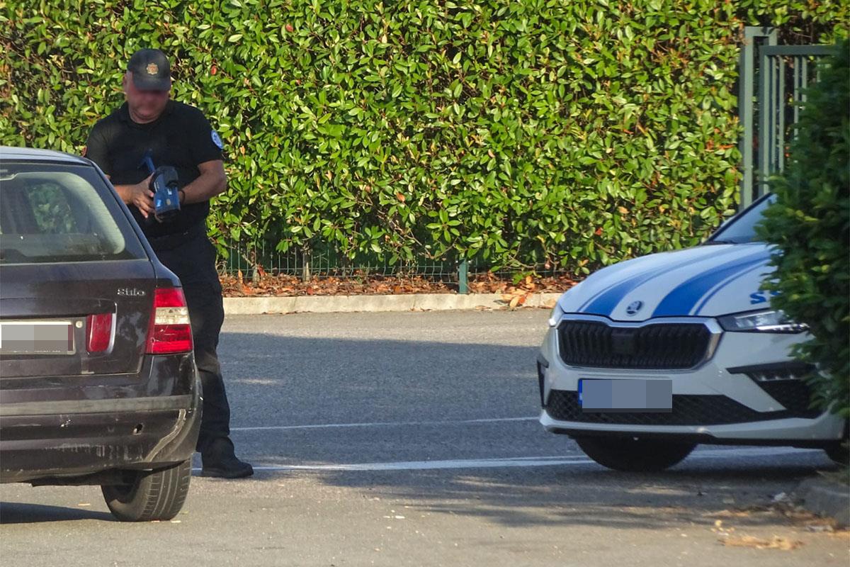 Bahat mladić pobegao od policije, vozio bez vozačke dozvole | Kurir