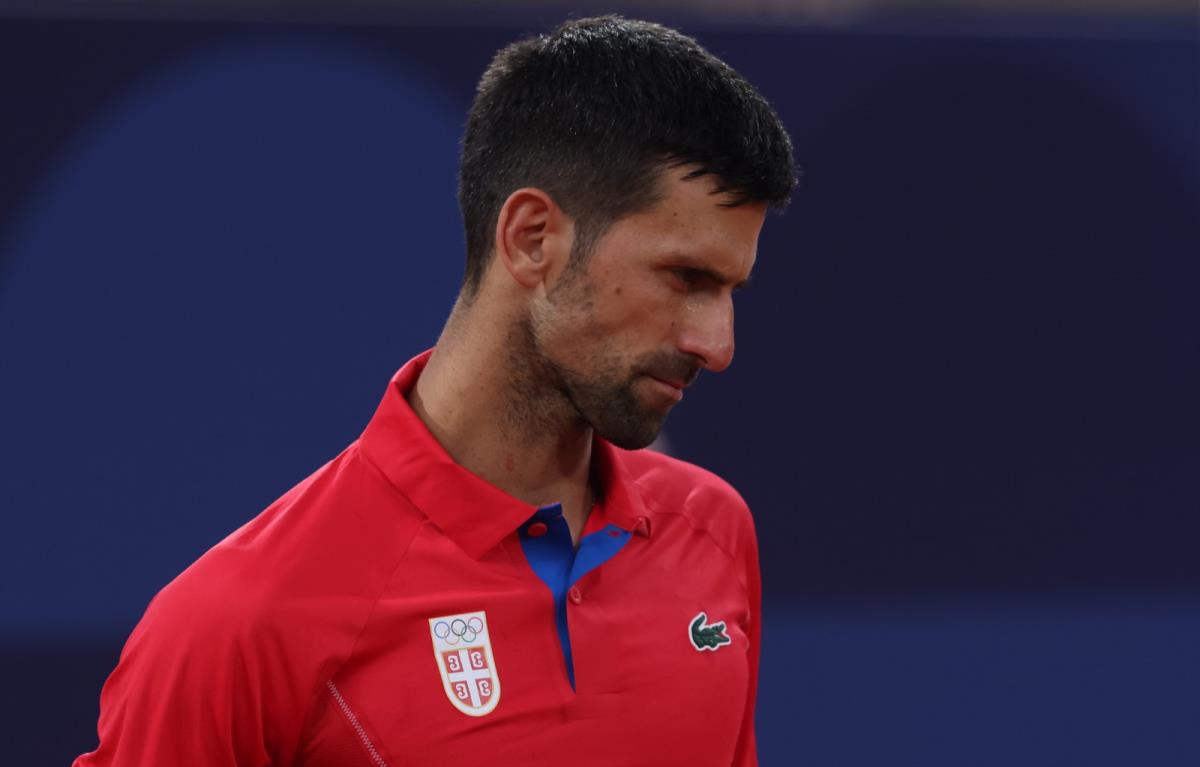 Novak trenira sa zavojem na nozi | Kurir