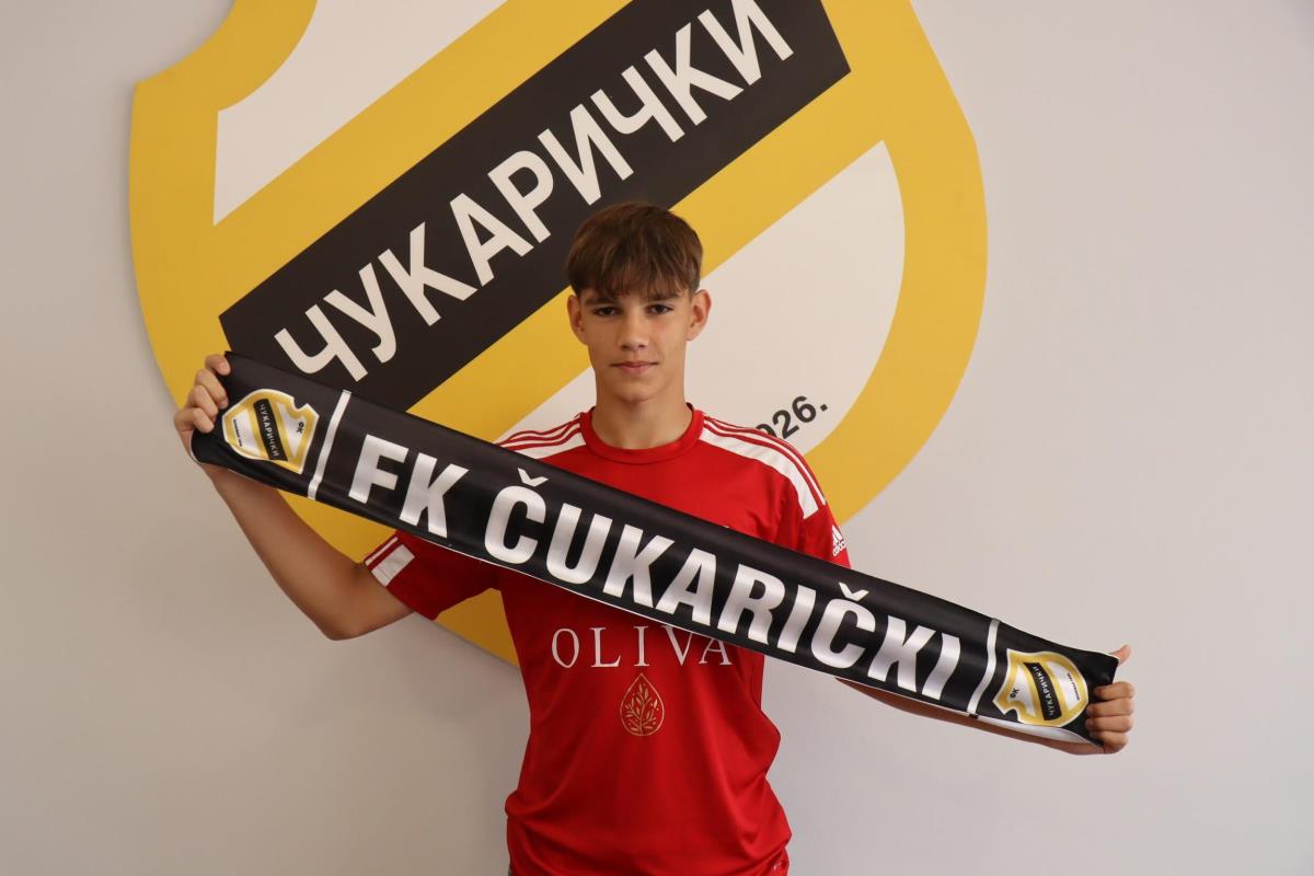 Marko Savić i Vuk Stojkov potpisali stipendijske ugovore sa Čukaričkim ...