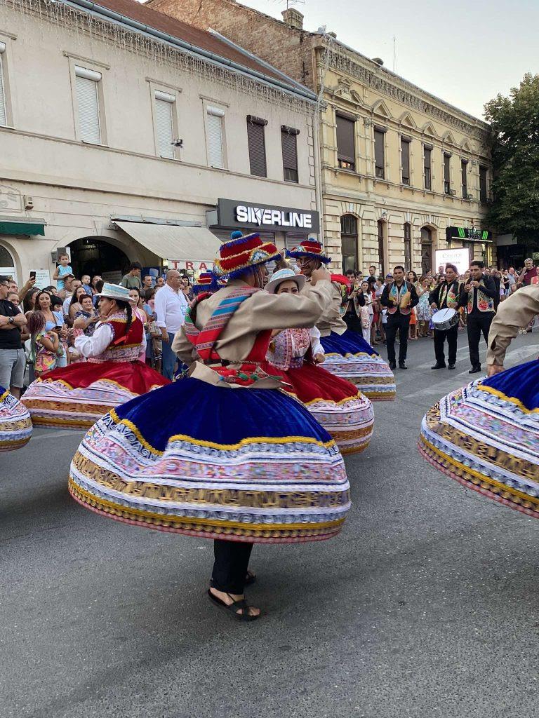 Međunarodni festival folklora "Srem Folk Fest" svečano otvoren u Sremskoj Mitrovici | Kurir