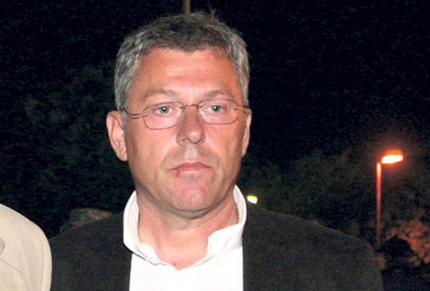 Veljovićev kum radi na crno u policiji | Kurir