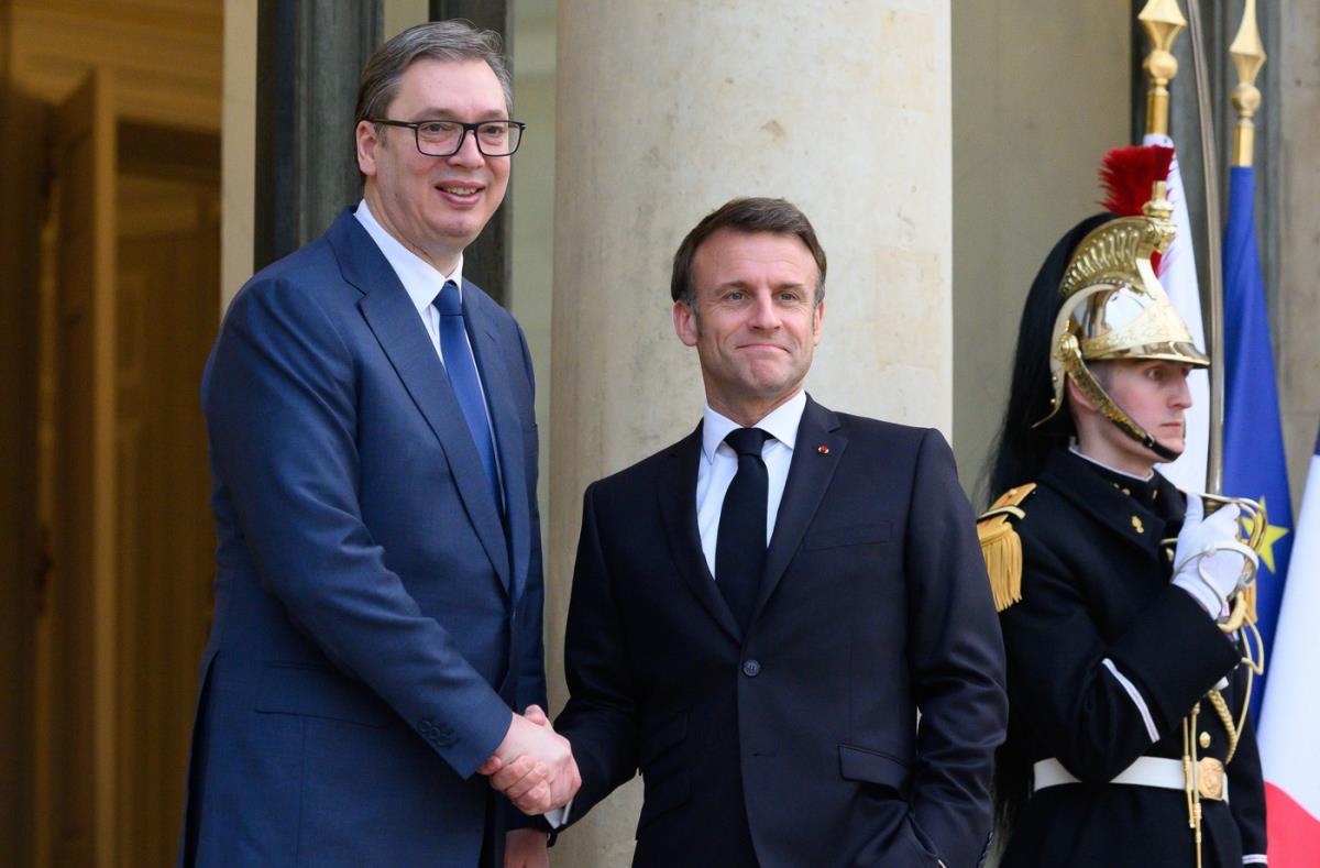Vučić večeras u Parizu sa Makronom | Kurir