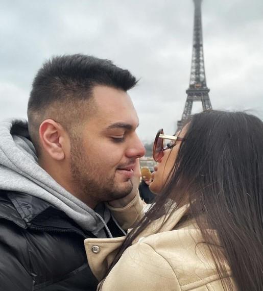 Adam Đogani zaprosio devojku | Kurir