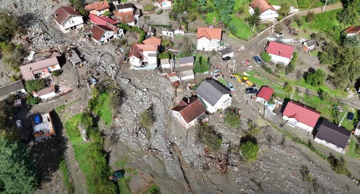 Strašan snimak sela Zlate u kom je poginula trudnica: Pogledajte šta je ostalo posle poplava ...
