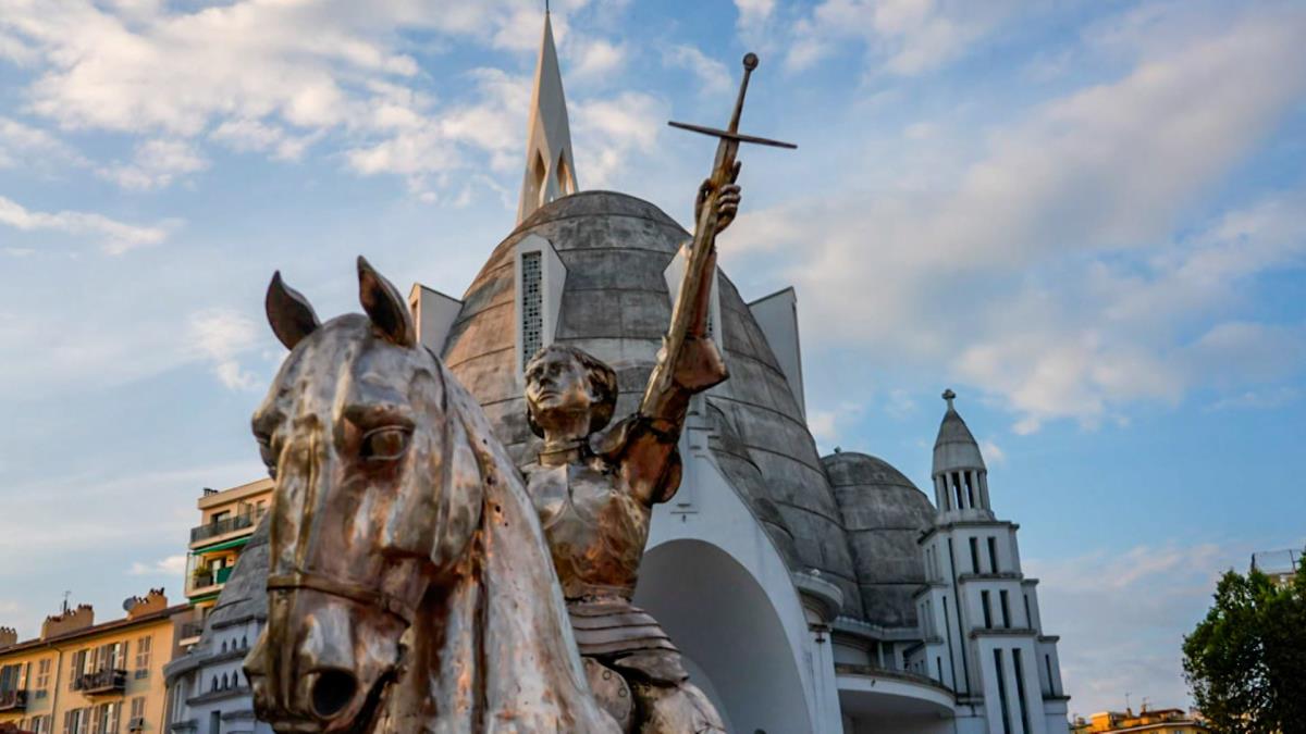 U Nici je otkrivena statua Jovanke Orleanke vredna 170.000 evra | Kurir
