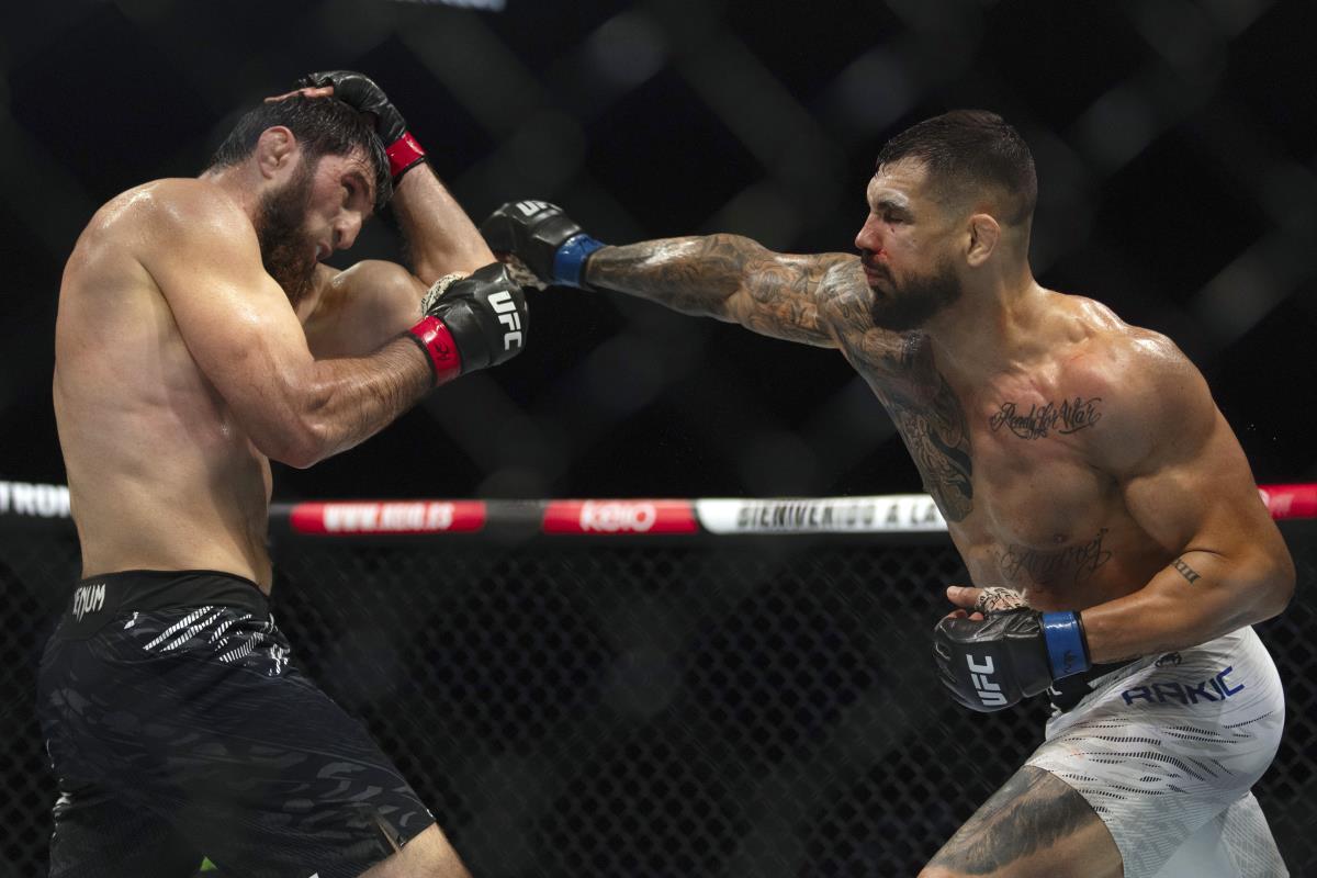 Drastična odluka Aleksandra Rakića koja mu donosi napad na UFC pojas ...