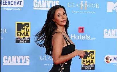 Maja Jama zasenila prisutne u haljini sa prorezom do kuka | Kurir