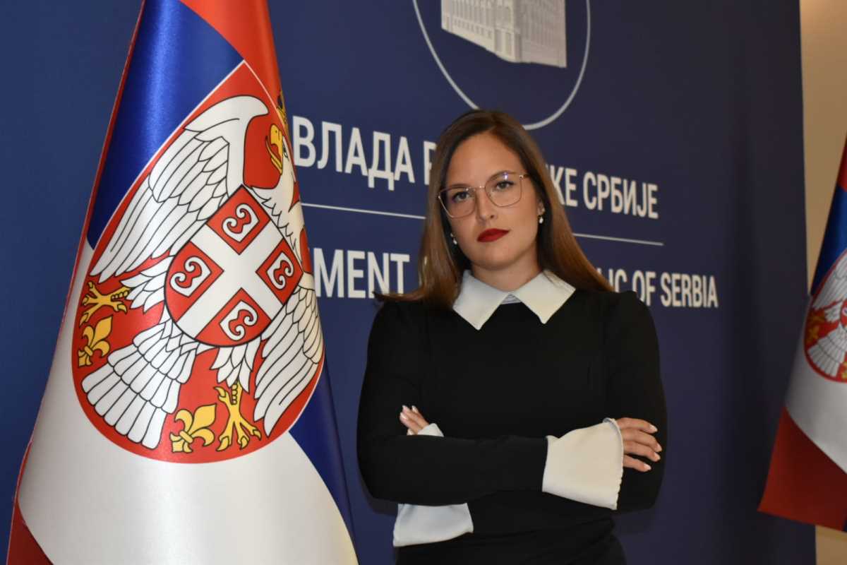Najmlađa ministarka u Vladi: Evo ko je Sara Pavkov koja je predložena za novu ministarku za ...