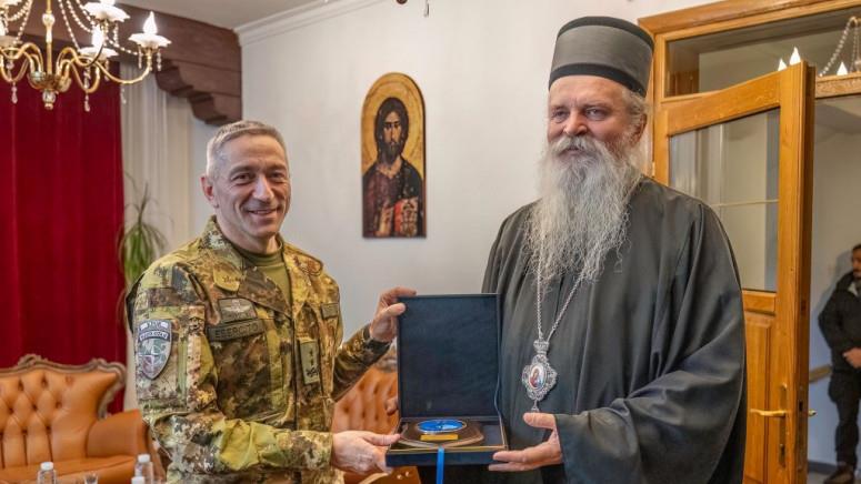 Vladika teodosije sa komandantom KFOR-a: Saradnja sa verskim ...