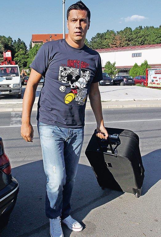 NA ULICI: Edina Škorića izbacili iz stana | Kurir