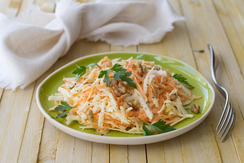 Salata od šargarepe, celera i rena | Zdravlje Kurir