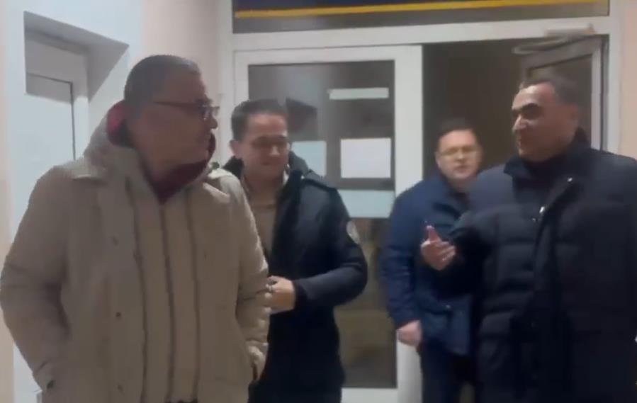 Gradonačelnik nedimović u poseti dežurnim službama u sremskoj Mitrovici ...