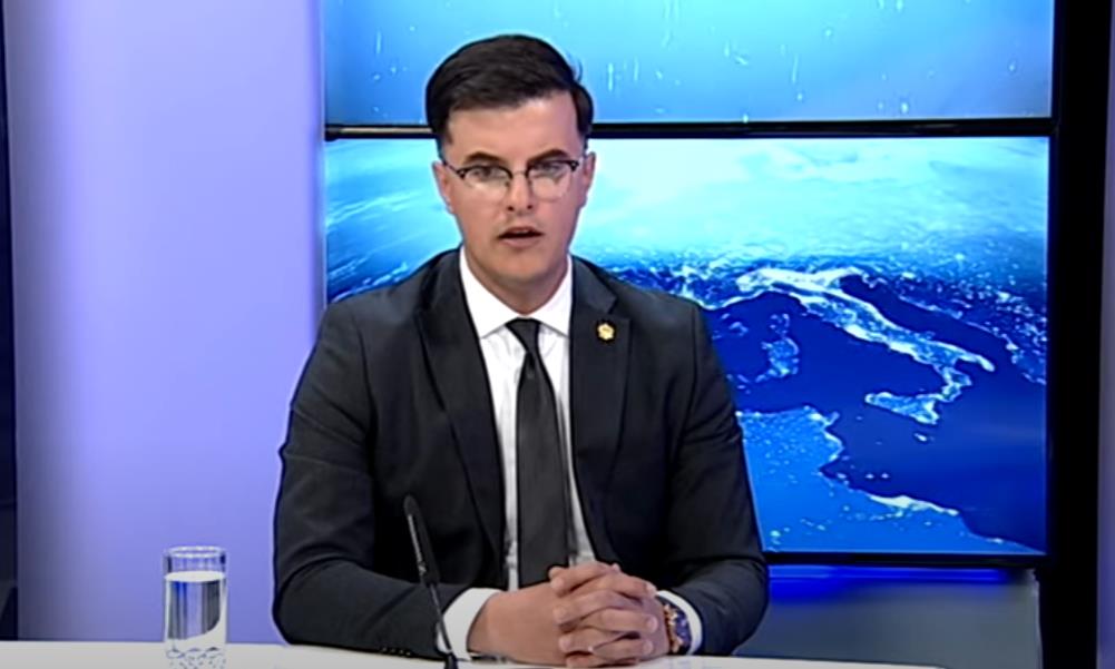 Etleboro.org - CRNOGORSKI MINISTAR POLICIJE IMAO UDES! U automobilu ...