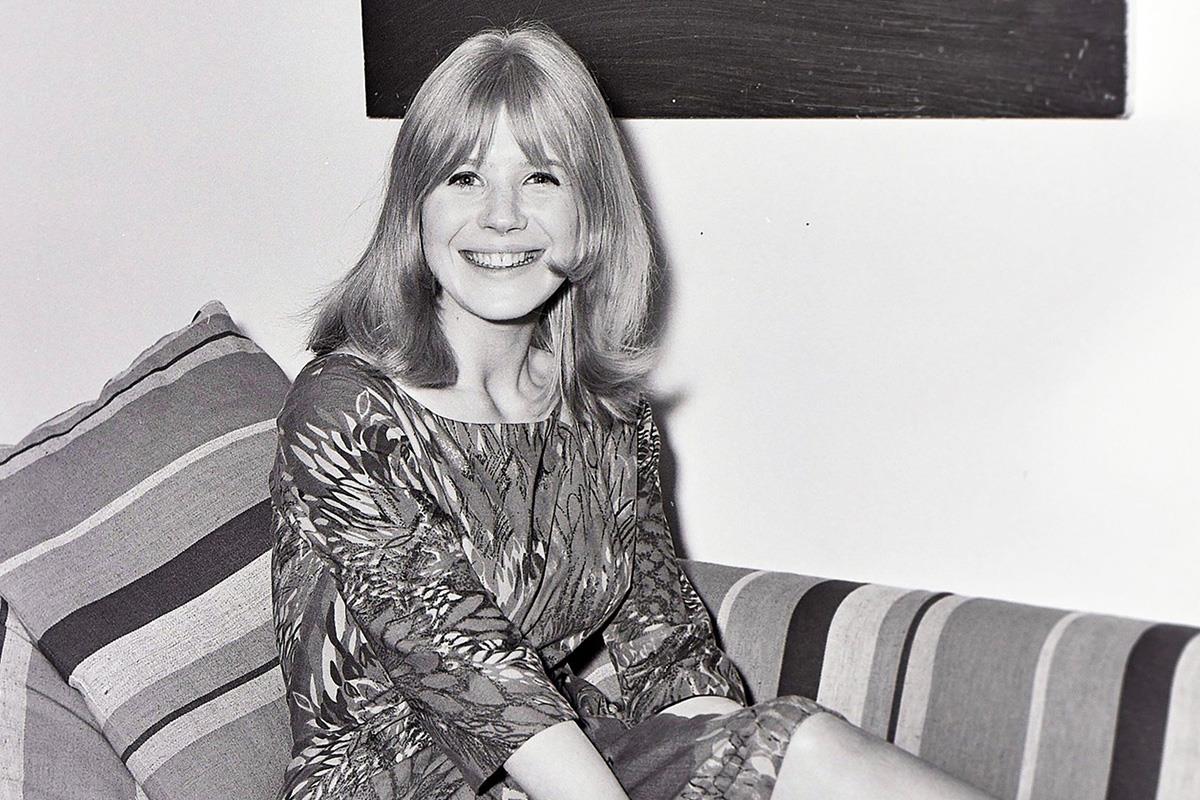 Umrla Merijen Fejtful | Kurir