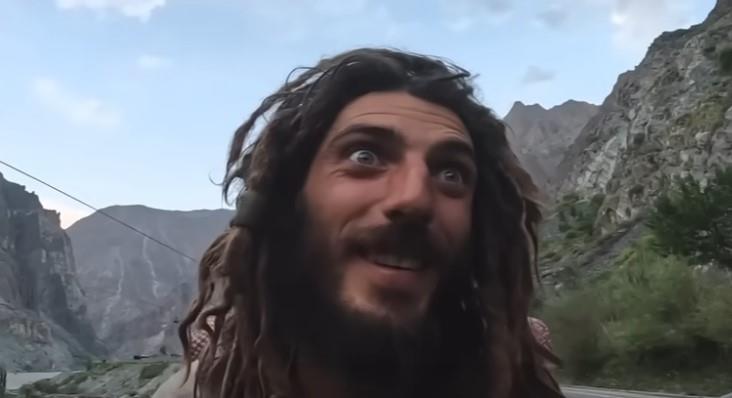 Bivši motorciklista Aksel Pons bos pešači ka suncu | Kurir