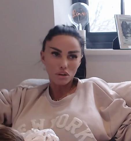 Kejti Prajs pokazala ogromne nove zube | Kurir