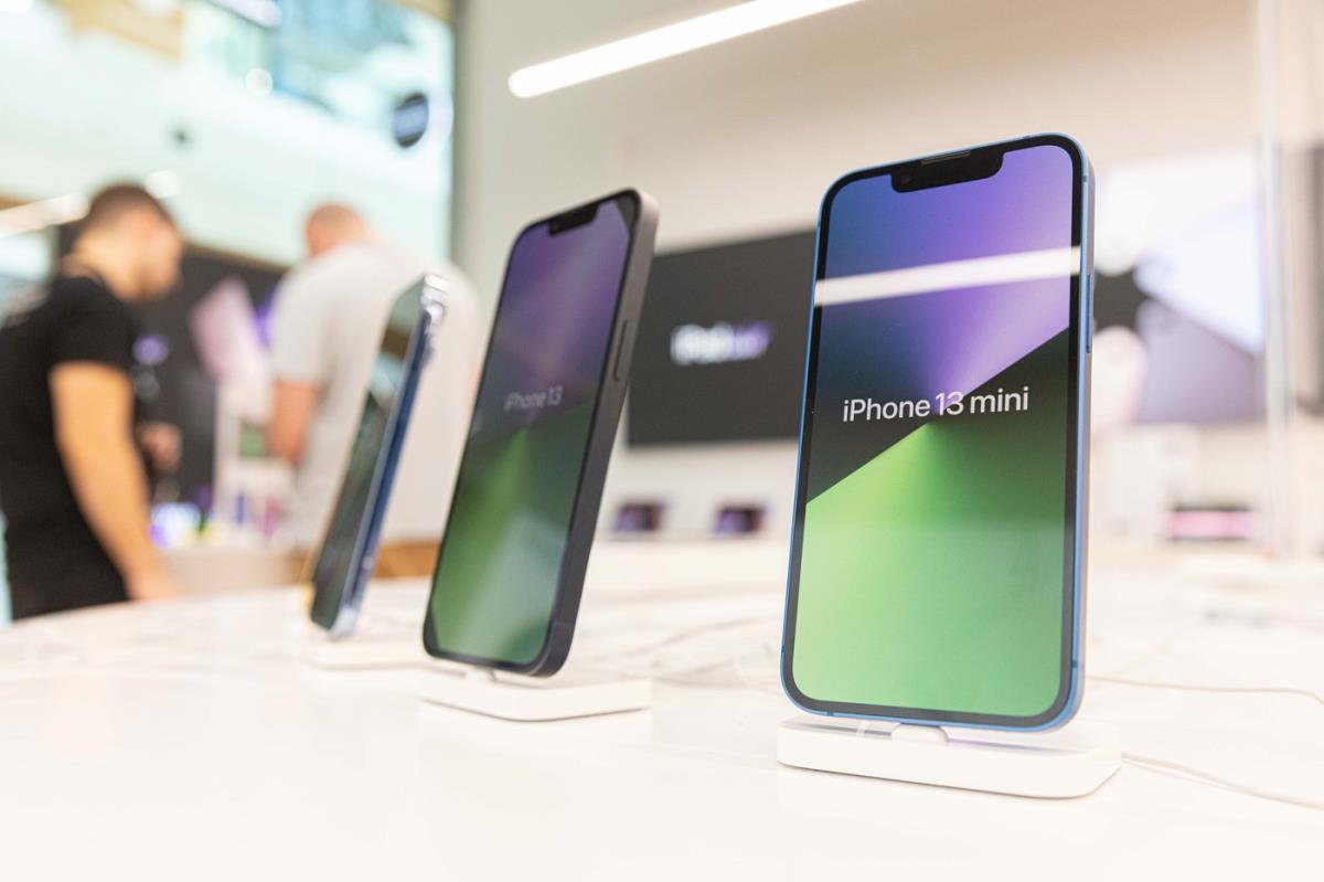 Najnovija ažuriranja iPhone telefona neće imati svi modeli | Kurir