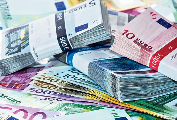 MEDICINSKA SESTRA UKRALA PACIJENTU IZ BEOGRADA 25.000 EVRA: Dok nije ...