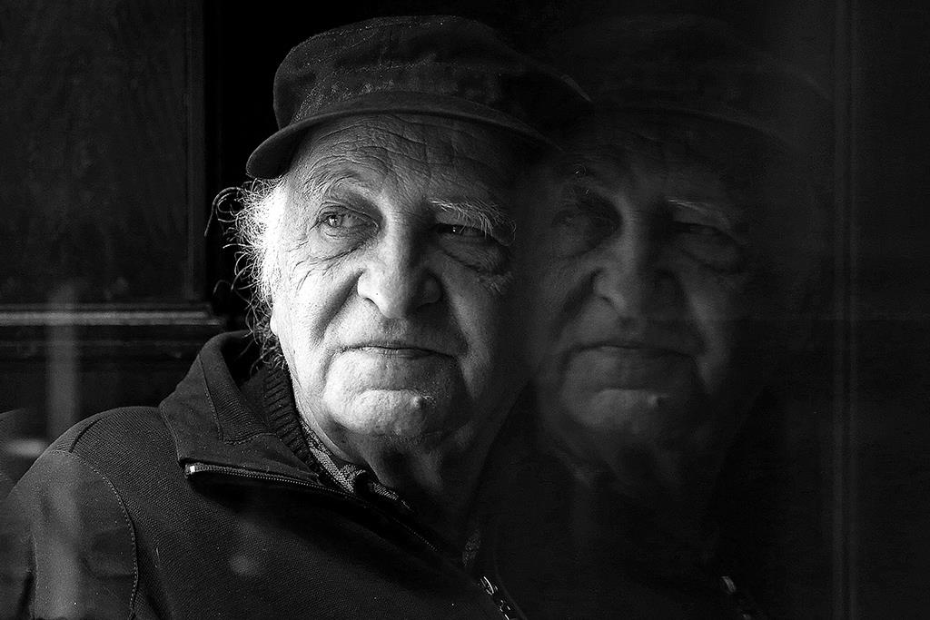 Umro Filip David | Kurir