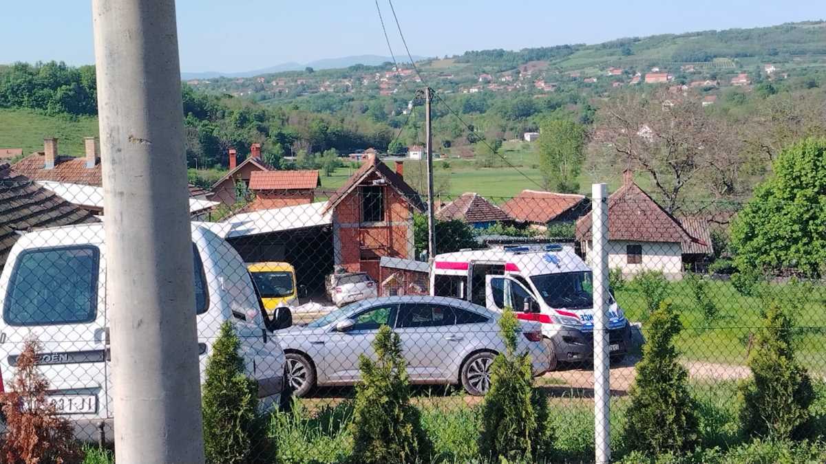Jutro nakon strašne tragedije u selu kod Topole Muk i neverica u Ljuboselu: Hitna pomoć i dalje ...