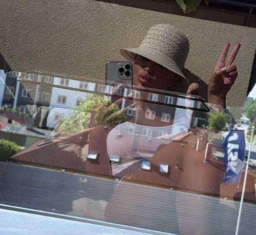 Šok! Stanija vodila ljubav u šumi: Evo kako je dočekala Praznik rada: Skrivala se da je ne vide ...