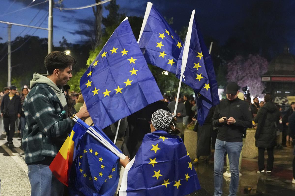 Rusija: Makron je upravljao izborima u Rumuniji | Kurir