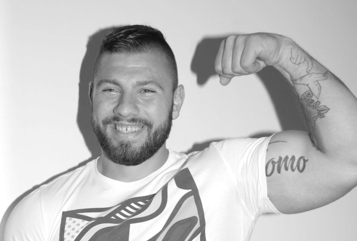 Ko je preminuli učesnik rijalitija "Parovi" Benjamin Spahović koji je poginuo u saobraćajnoj ...