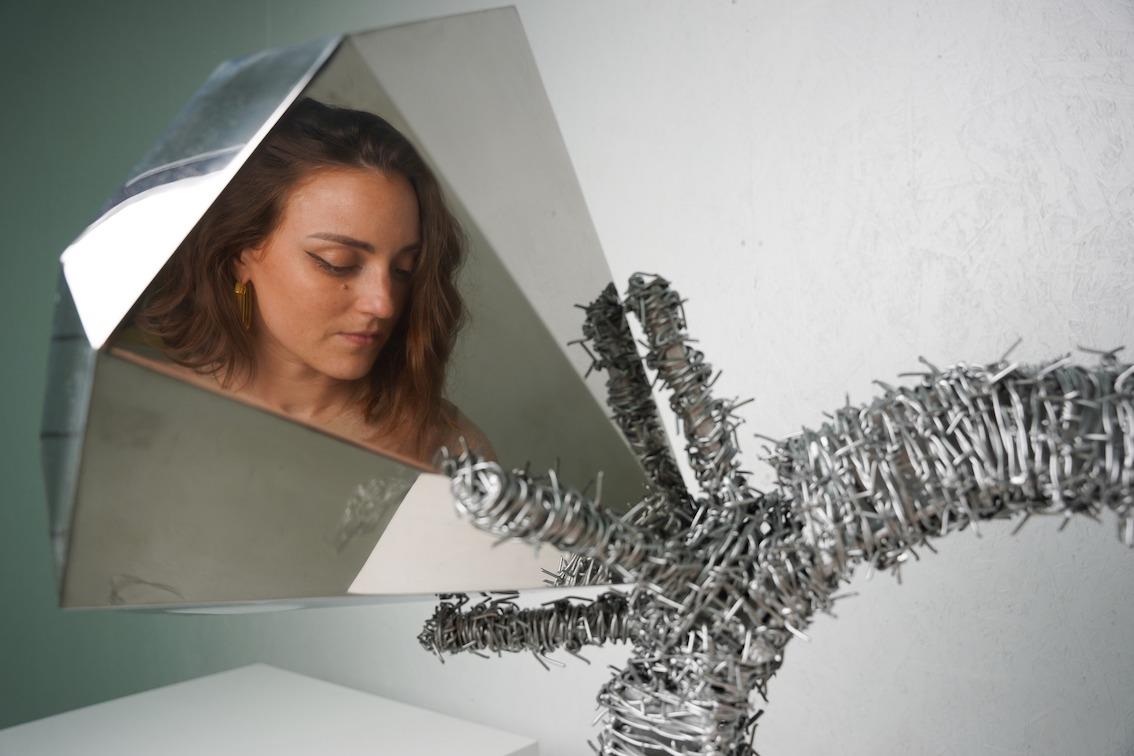 Ema Bregović predstavlja izložbu „Love Inc.“ u Aleksić galeriji u ...