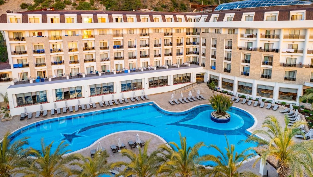 Hotel koji zna šta ti treba i pre nego što poželiš: Sunland Resort ...
