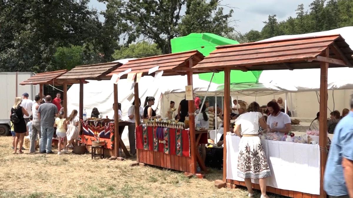 Održani Miholjski susreti sela Srbije u Donjoj Vrbavi | Kurir