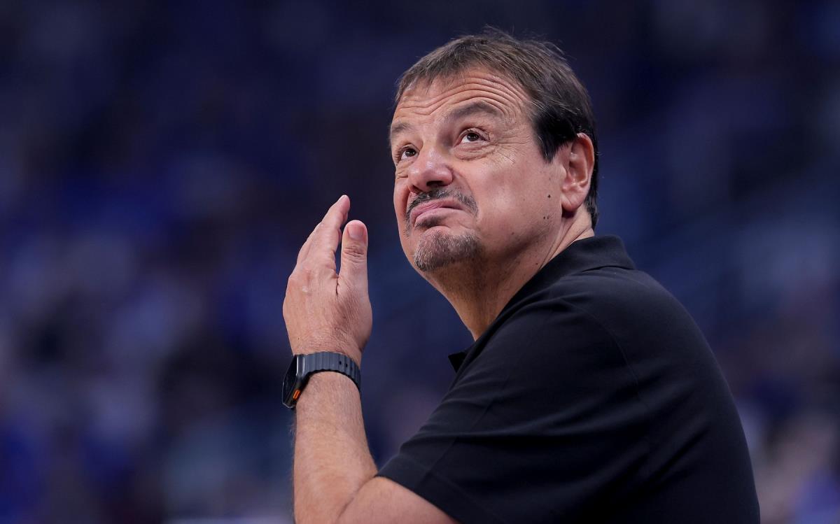 Ergin Ataman šeta Rigom pred meč Srbije i Turske na Eurobasketu 2025 | Kurir