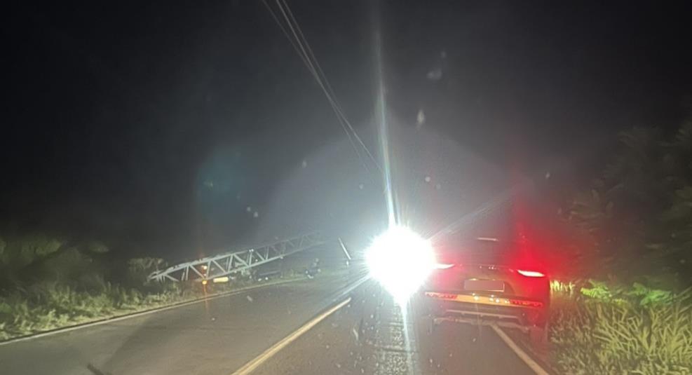 Automobilom oborio banderu kod mesta Voganj, saobraćaj obustavljen | Kurir