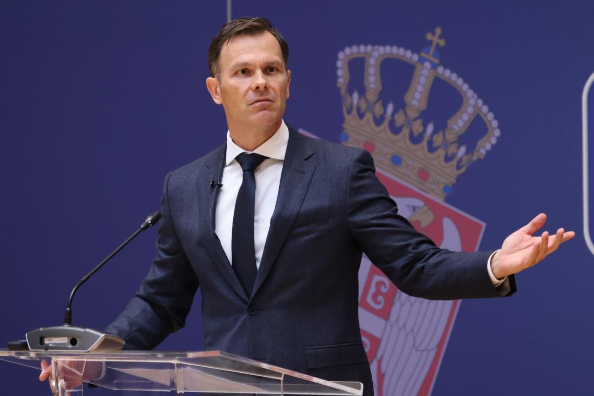 Mali pita zašto blokaderima smetaju srpske pesme | Kurir