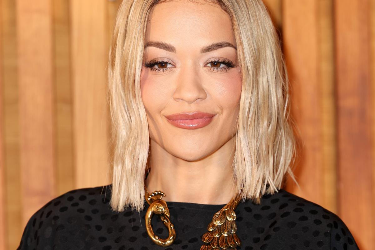 Rita Ora prošetala u tangama | Kurir