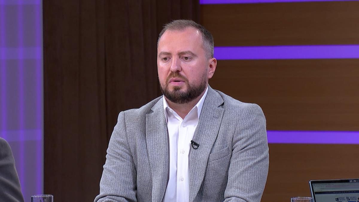 Samo 5 od 46 opozicionih odbornika na sednici Skupštine grada Beograda ...