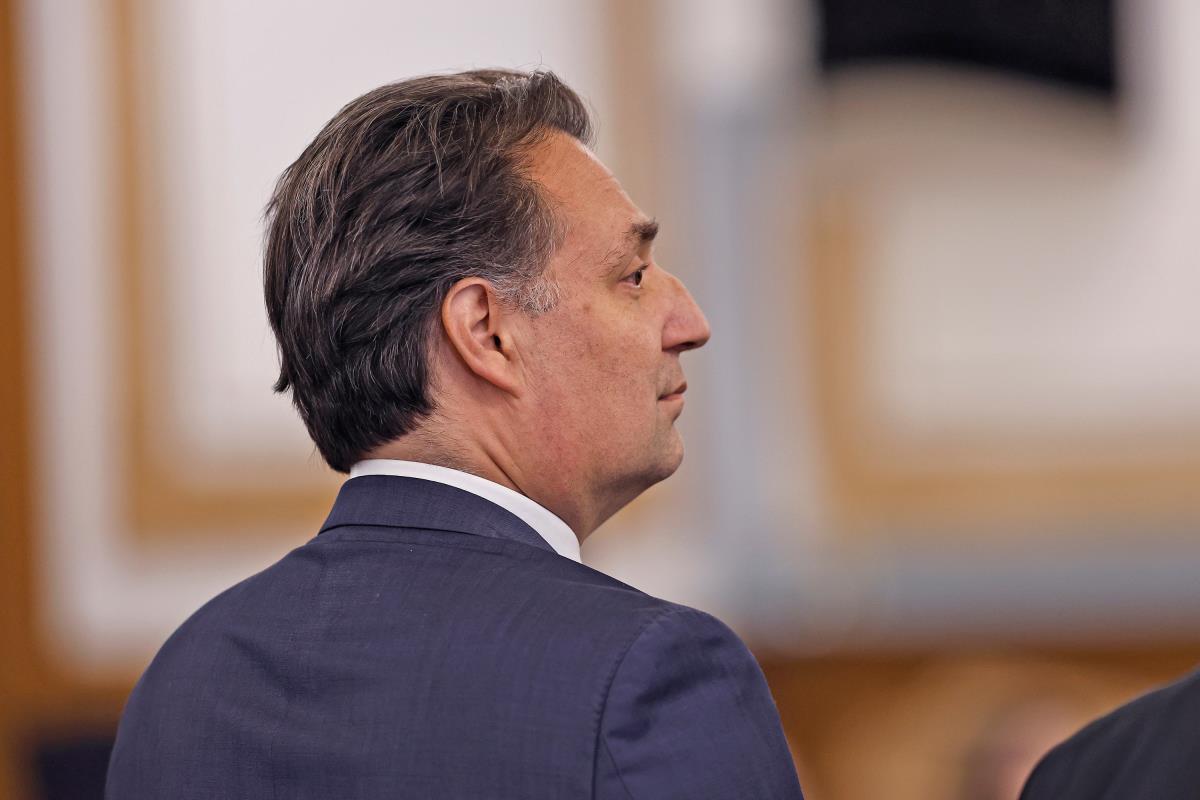 Gleda bez treptaja, a onda... Pogledajte kako je reagovao Brajan Volš ...