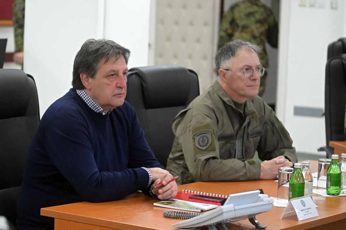 Bratislav Gašić i Milan Mojsilović obišli Operativni centar sistema ...